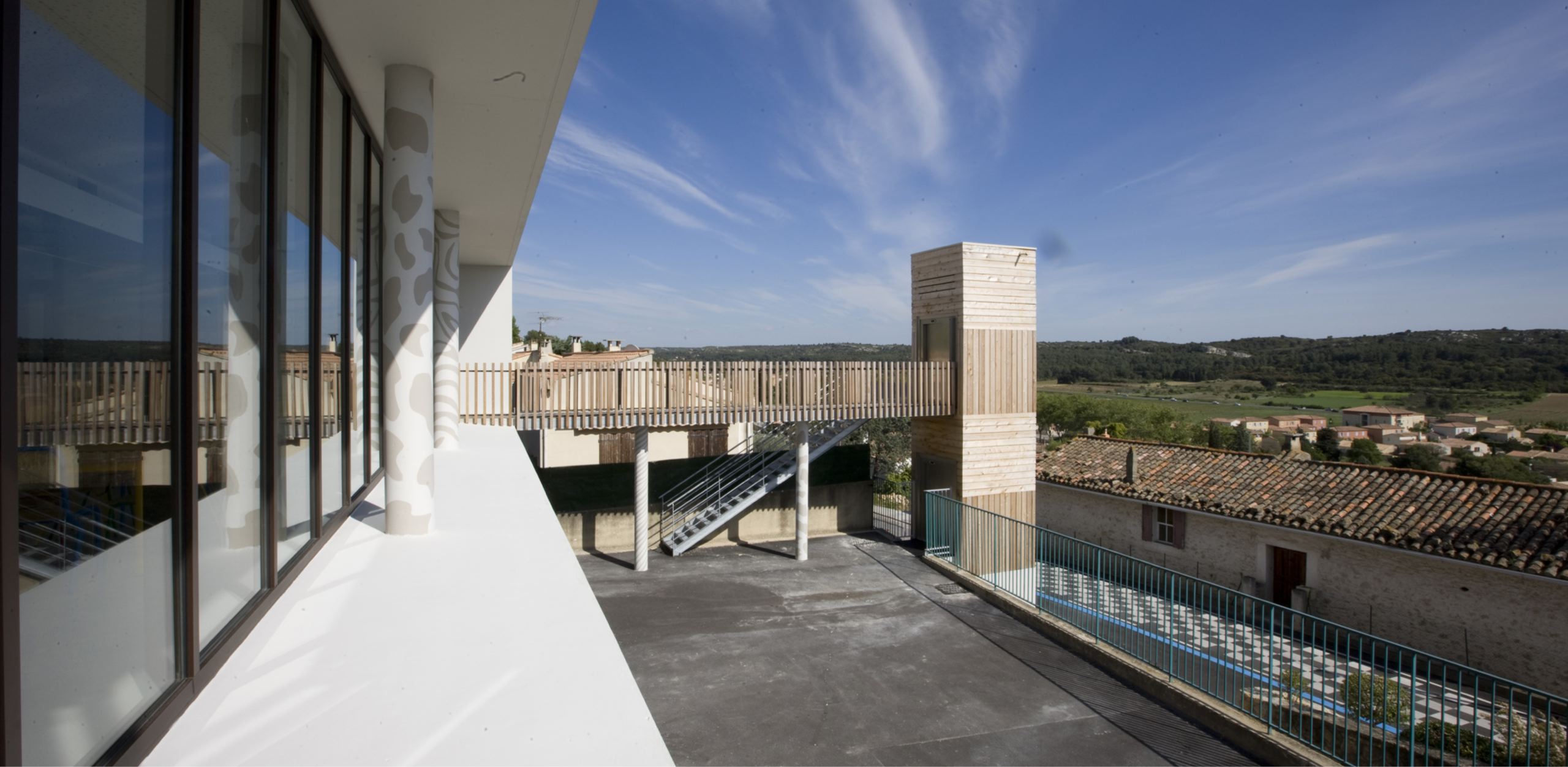 Ecole Lei Cigaloun, cuisine, restauration • UNIC architecture ...